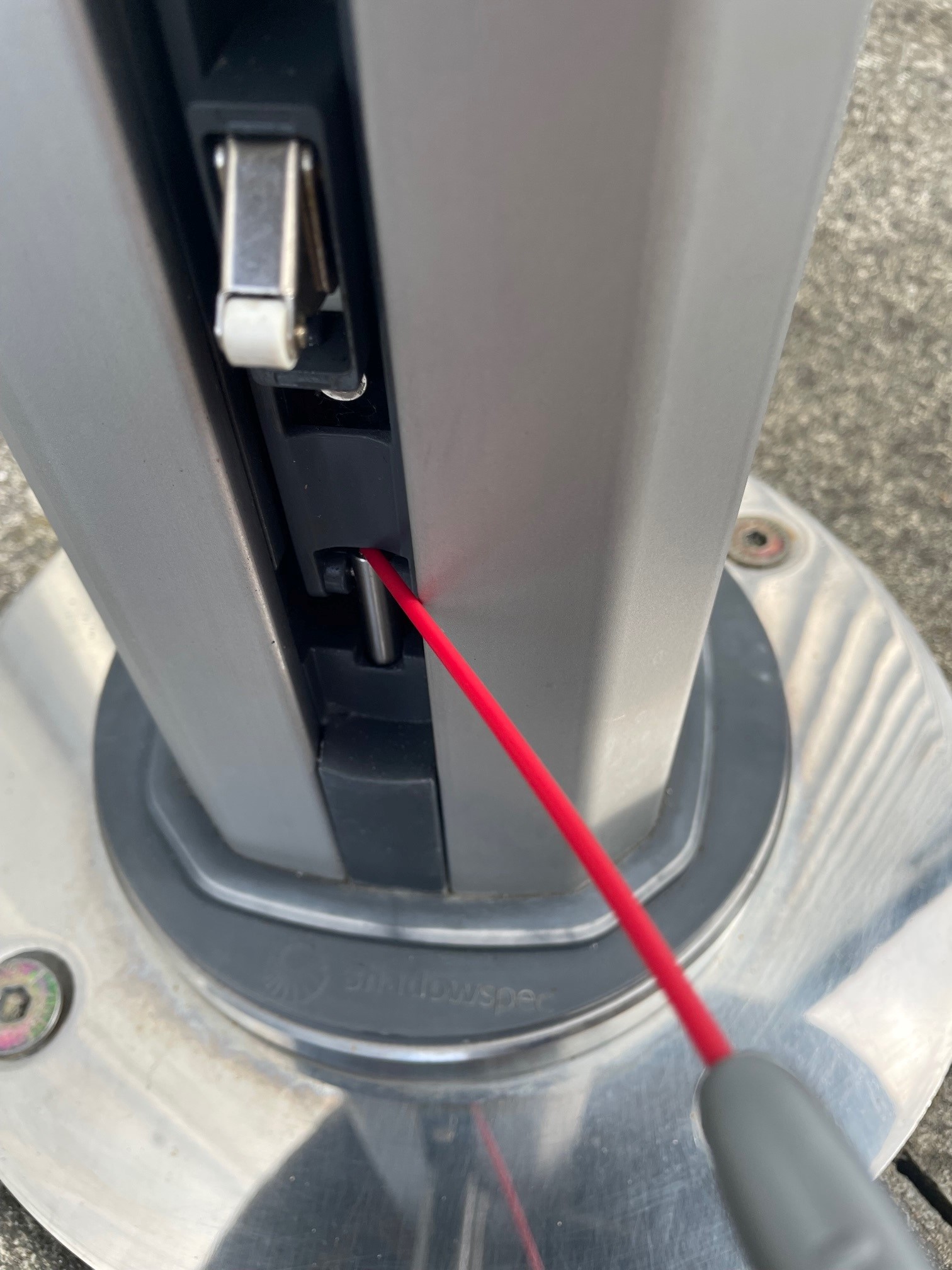 How to service my umbrella?